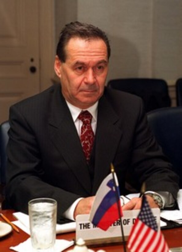 Minister of Defense Tit Turnsek meets with Secretary Cohen in the ...