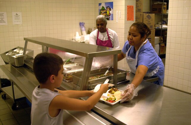 Children get a free lunch > Marine Corps Base Camp Lejeune > Camp ...