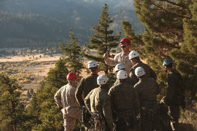 Assault climbers reach new heights > Marine Corps Air Ground Combat ...