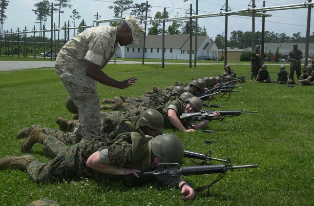 Corpsman learn life saving skills at Field Medical Service School ...