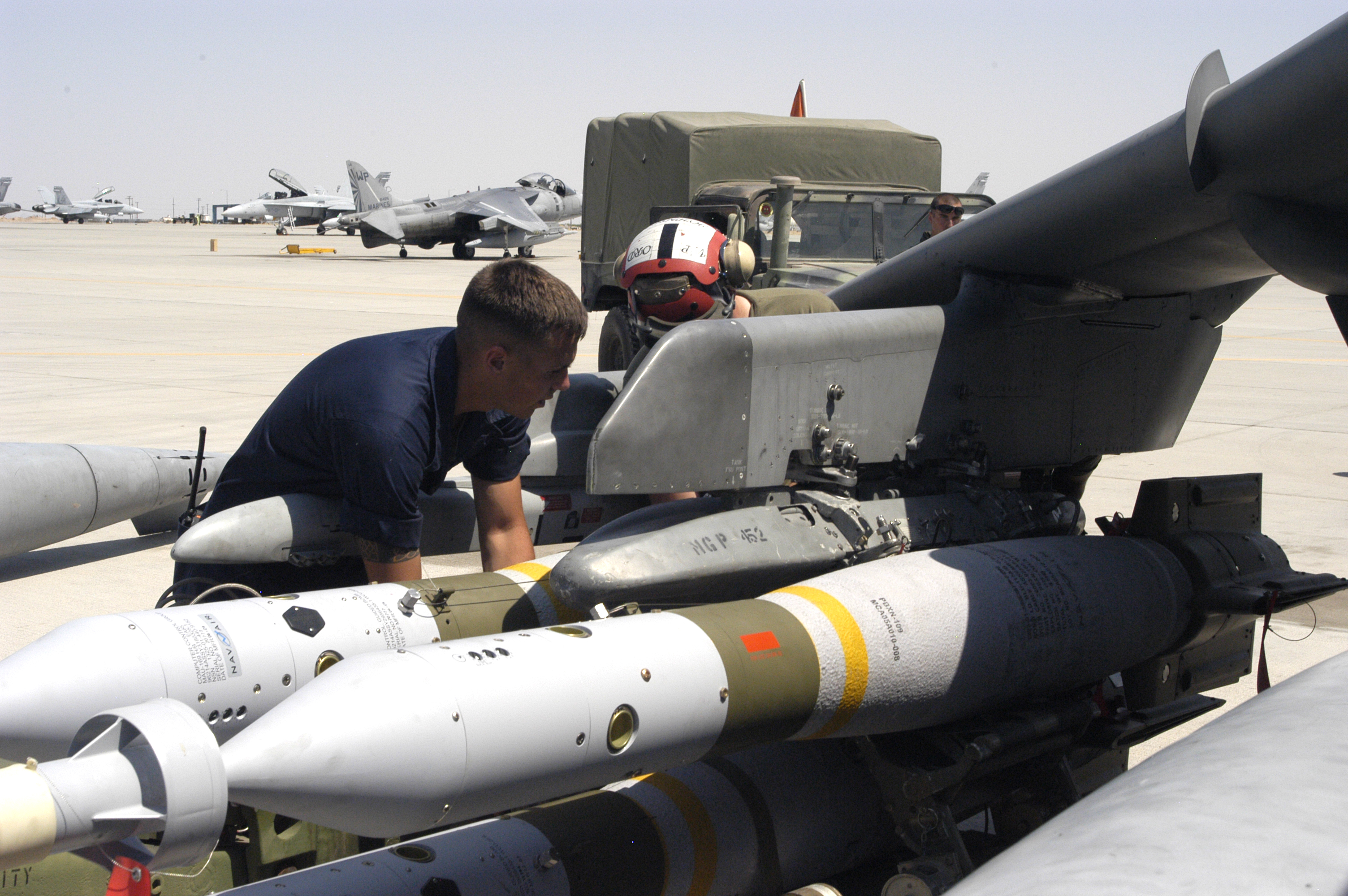 VMA-223 Marines toil, train under Arizona sun > Marine Corps Air ...