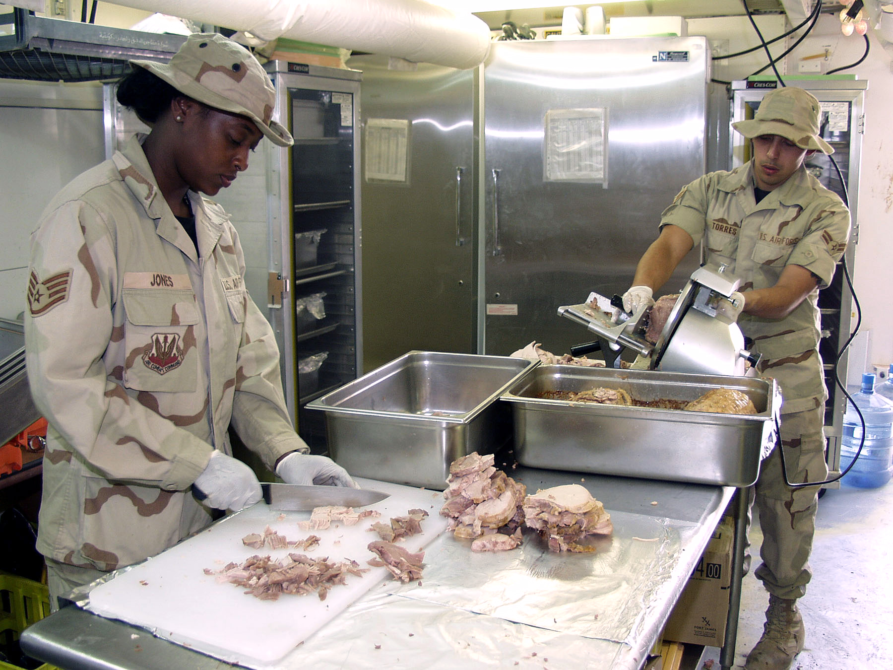 Team helps troops travel on stomachs > Air Force > Article Display