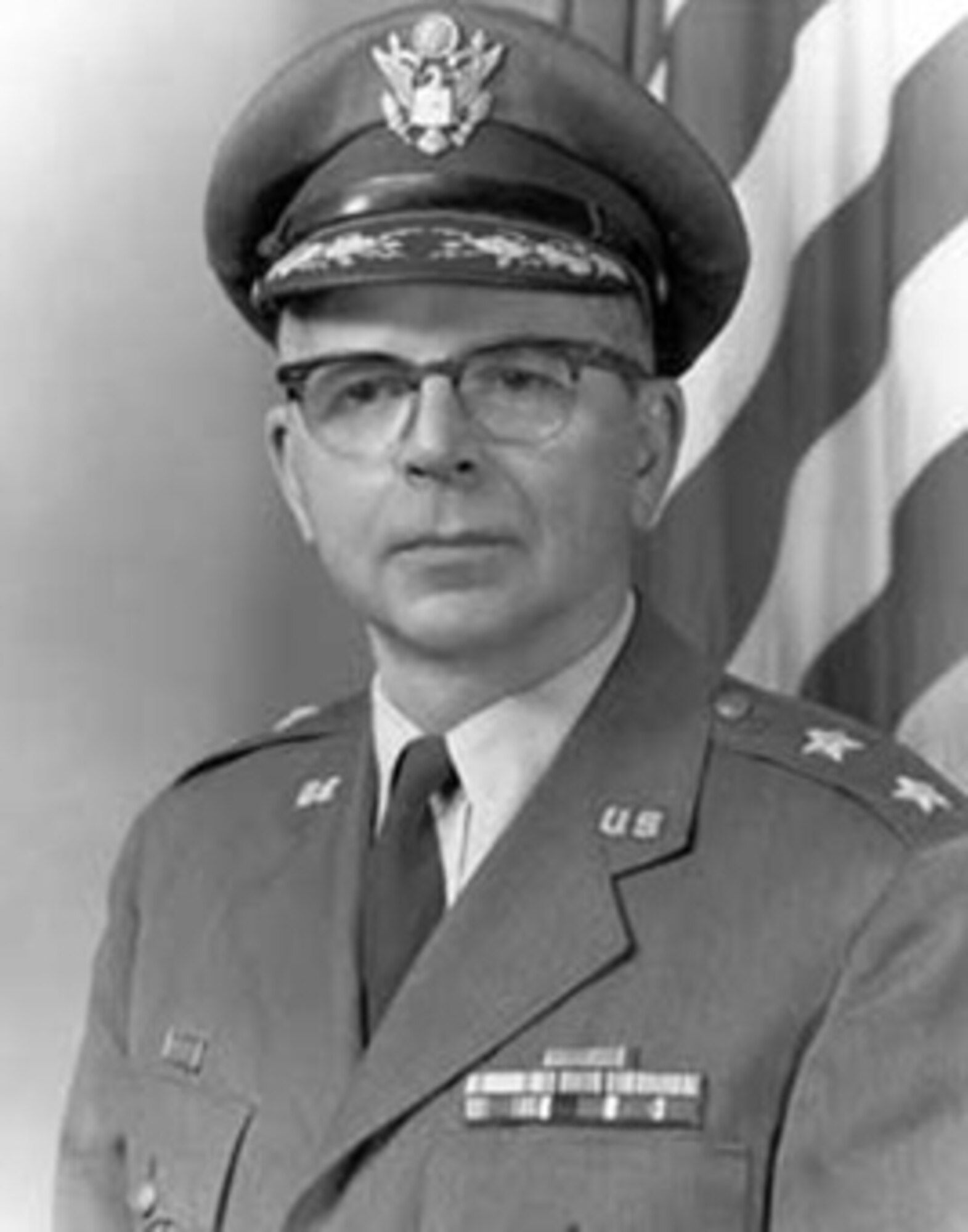 MAJOR GENERAL ALVIN LOUIS PACHYNSKI > Air Force > Biography Display
