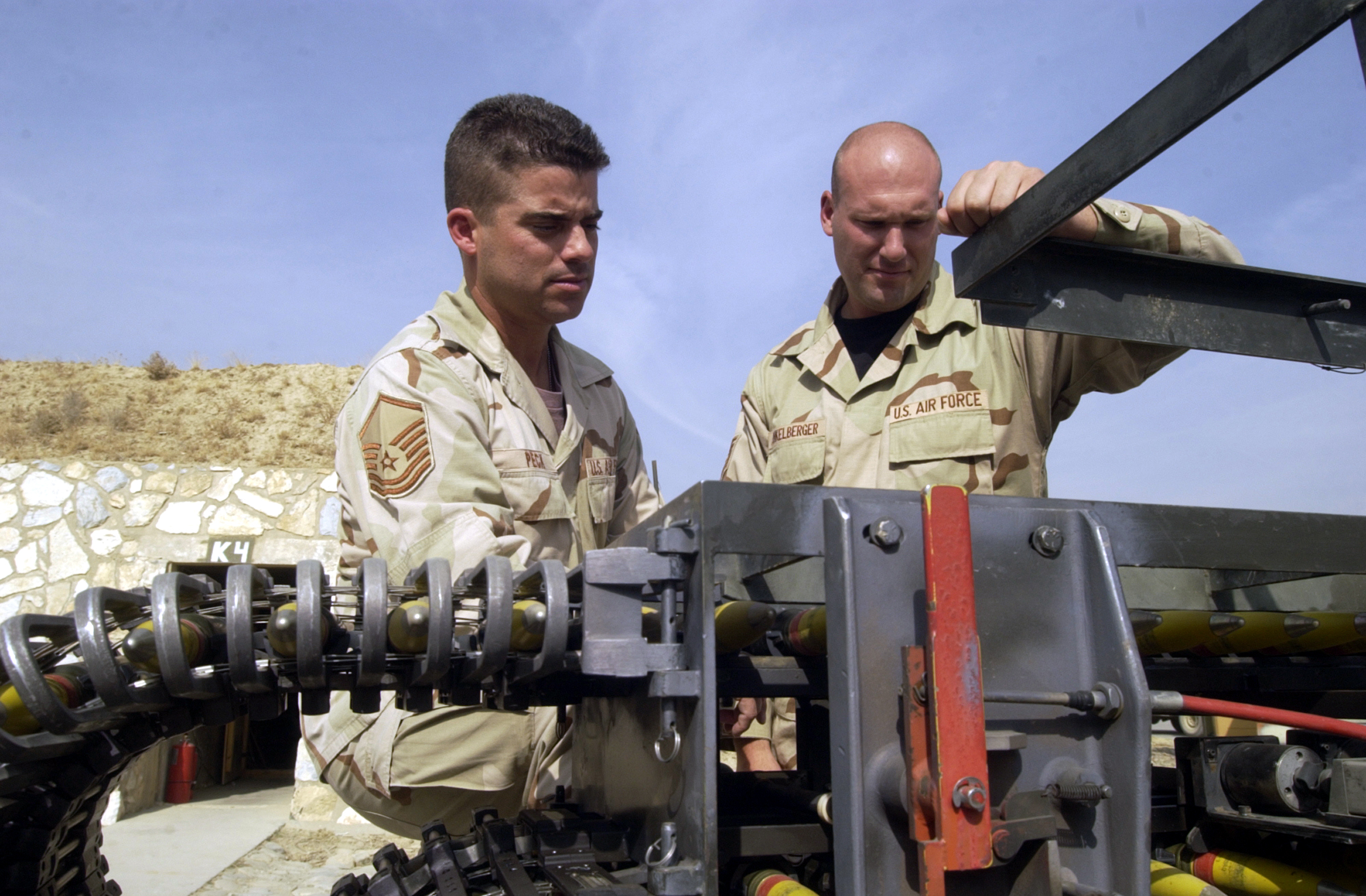 Airmen arrive for AEF Silver > Air Force > Article Display