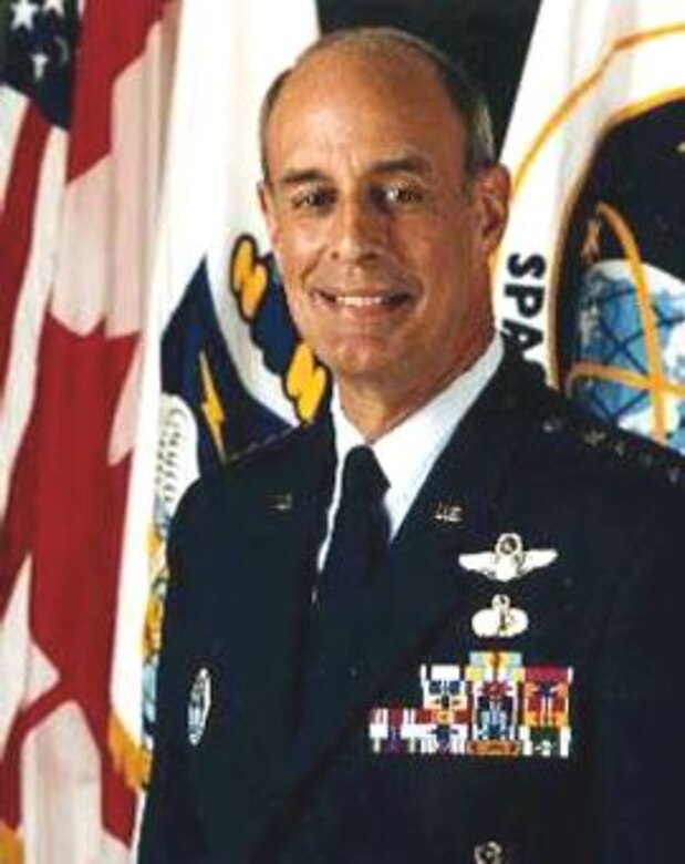 GENERAL HOWELL M. ESTES III > U.S. Air Force > Biography Display