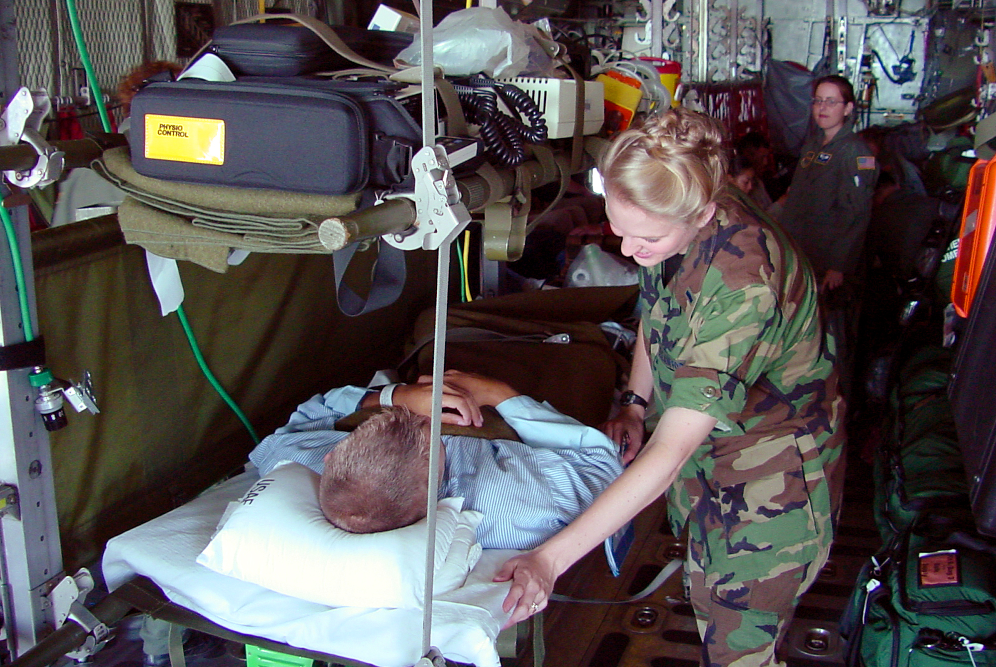 Travis team treats battlefield wounded > Air Force > Article Display