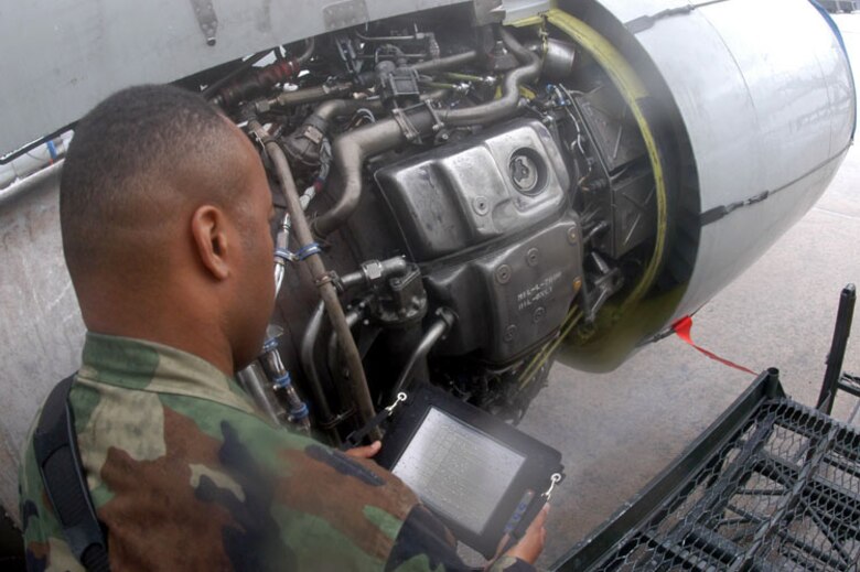 Wearable computers move to flightline > U.S. Air Force > Article Display