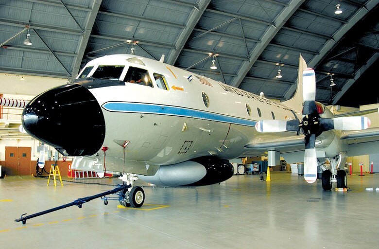 Hurricane chasers gear up for Charley > U.S. Air Force > Article Display