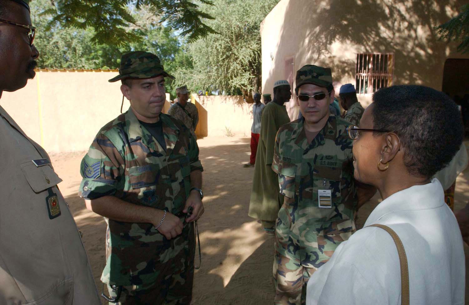U.S. ambassador visits reservists in Niger > Air Force > Article Display