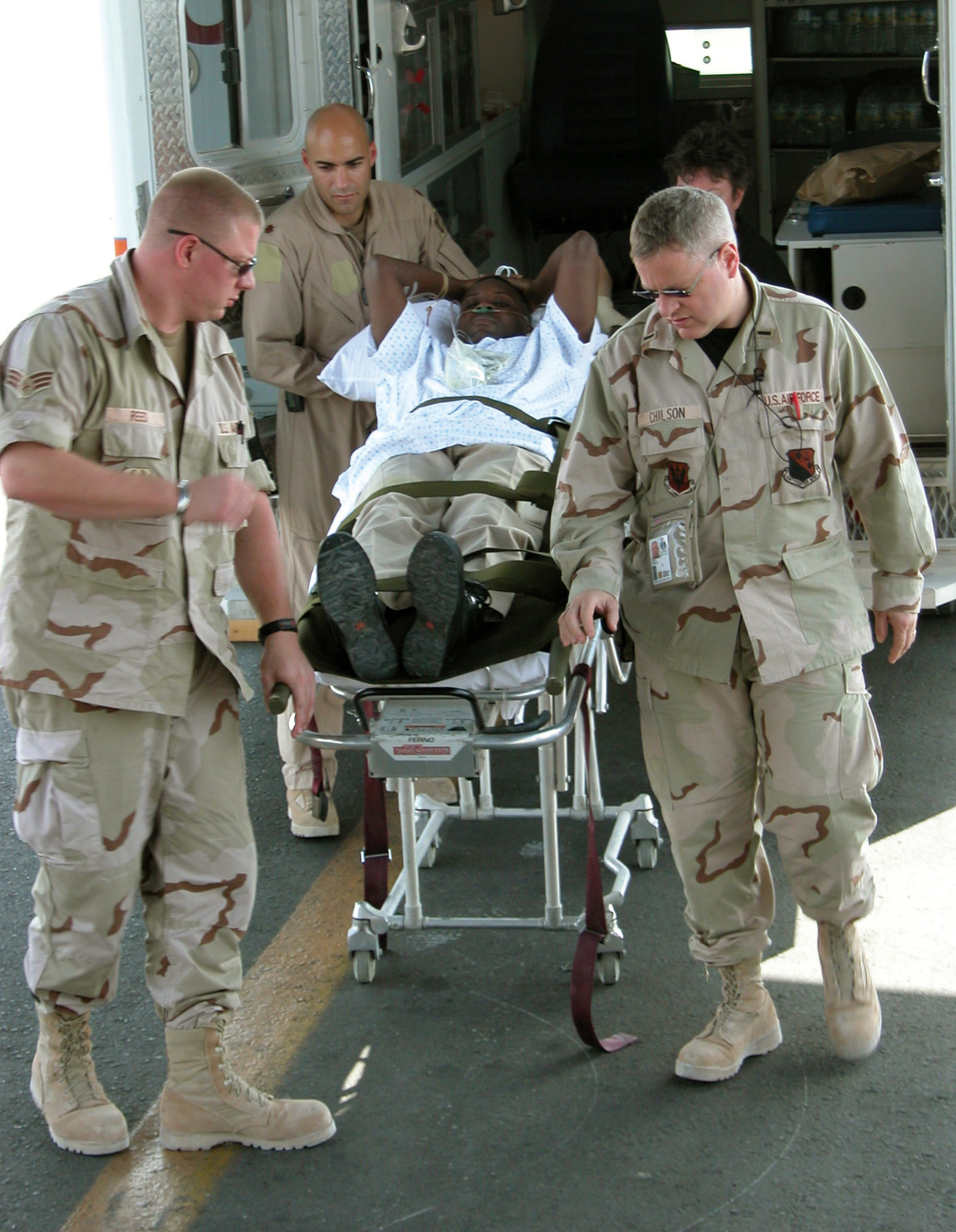 Medics, aircrews work together to save lives > Air Force > Article Display