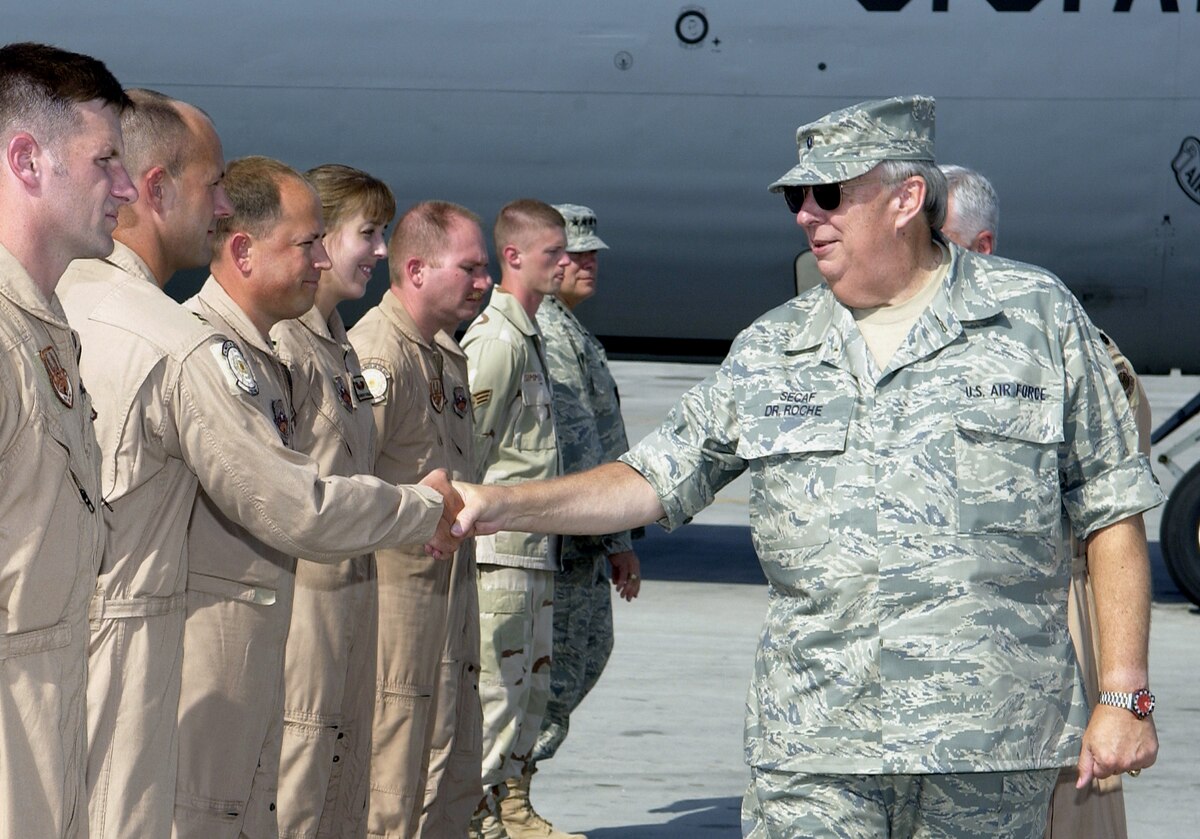 Air Force leaders premiere new uniform > Air Force > Article Display