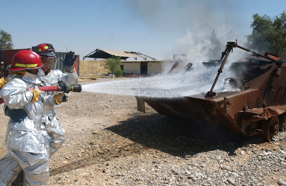 Kirkuk firefighters train Iraqi guards