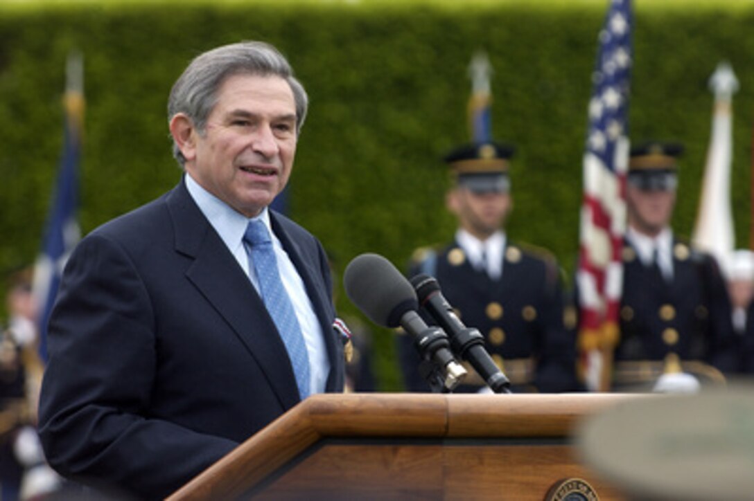 Deputy Secretary Wolfowitz addresses the audience during his farewell ...