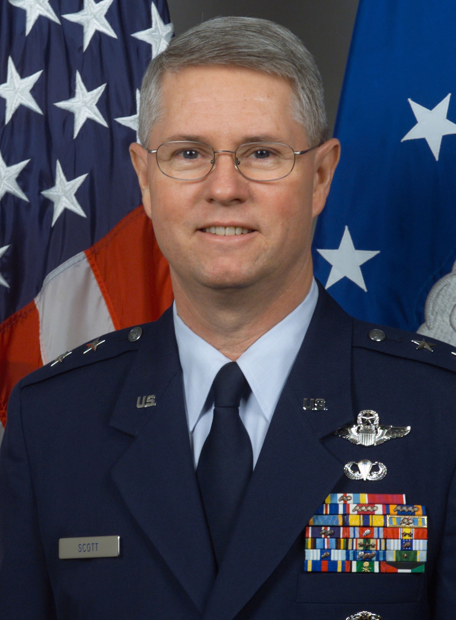 MAJOR GENERAL ROBIN E. "SCOTTIE" SCOTT > Air Force > Biography Display