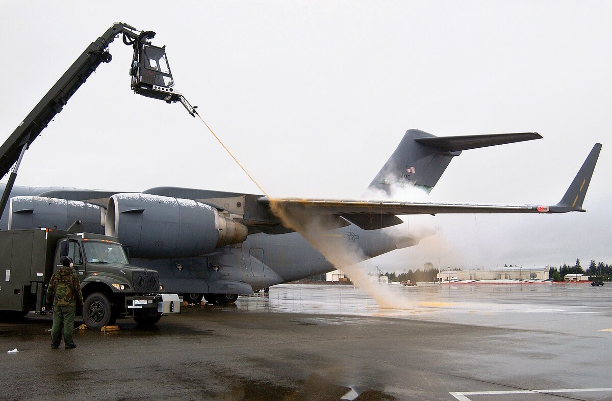 Globemasters on ice > Air Force > Article Display