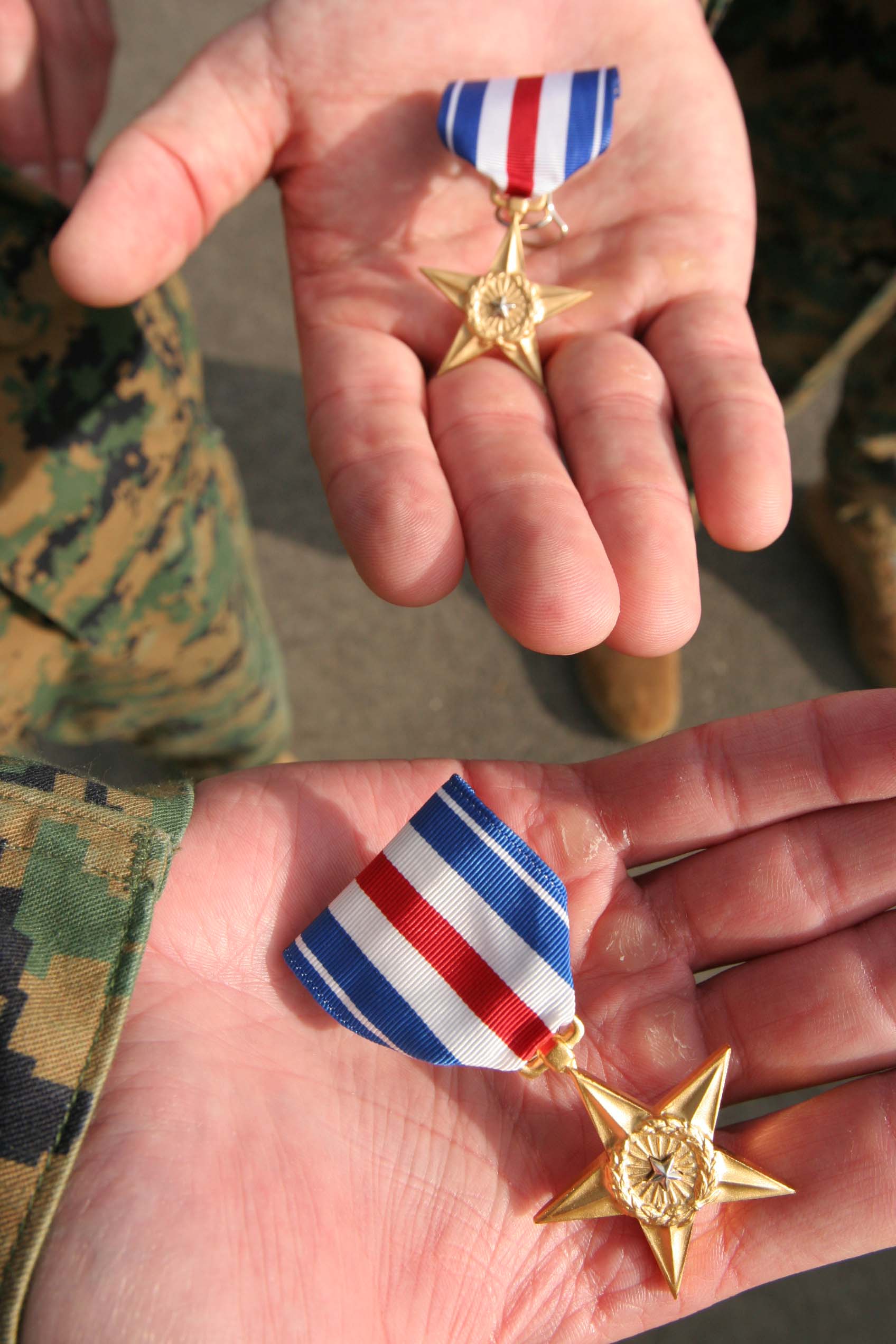 Two Marine officers awarded Silver Stars > United States Marine Corps ...