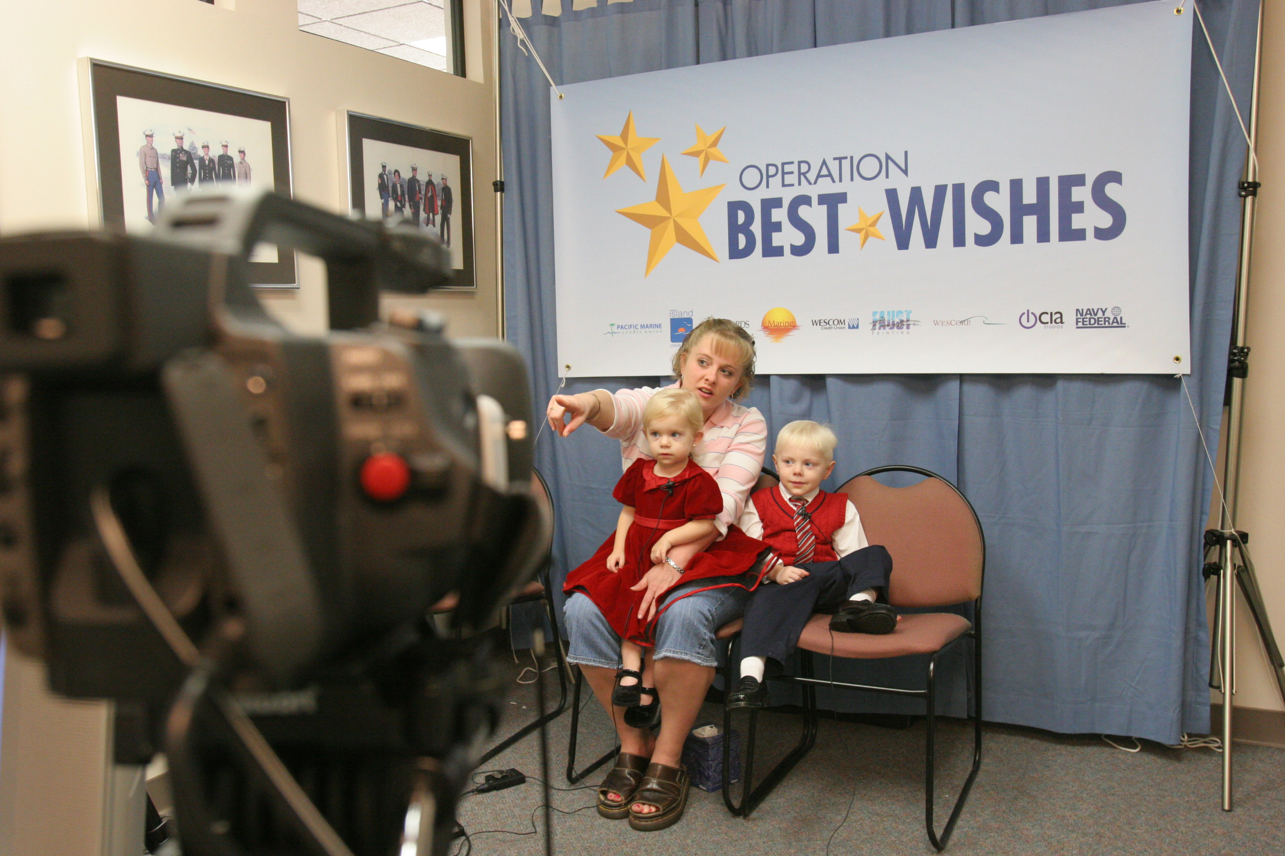 Cameras roll for holiday greetings > Marine Corps Base Camp Pendleton ...
