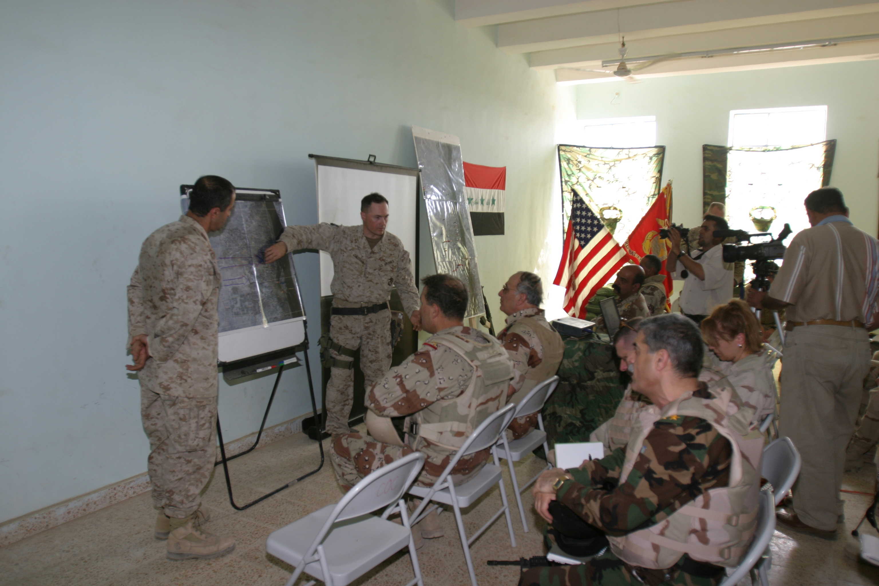 Iraqi commander visits Marines and Iraqi soldiers in Haditha > United ...