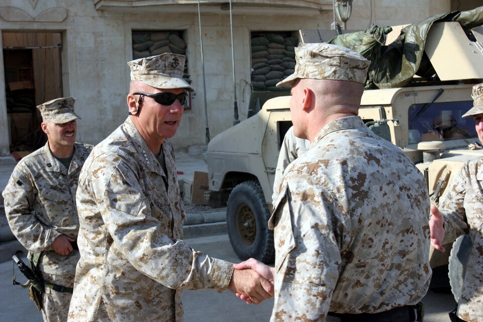 Commandant makes trip to speak with Marines of 3/7 > 2nd Marine ...