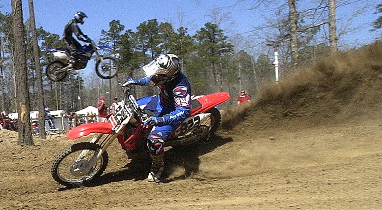 You’re never too old to play in the dirt: II MEF Marines hit motocross ...