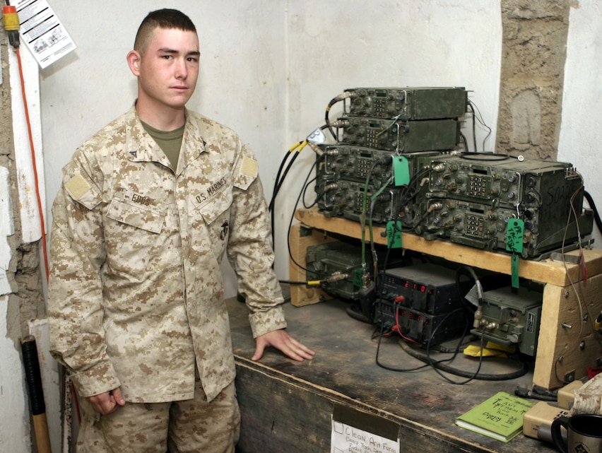 Oklahoma radio operator keeps Marines tuned in > United States Marine ...