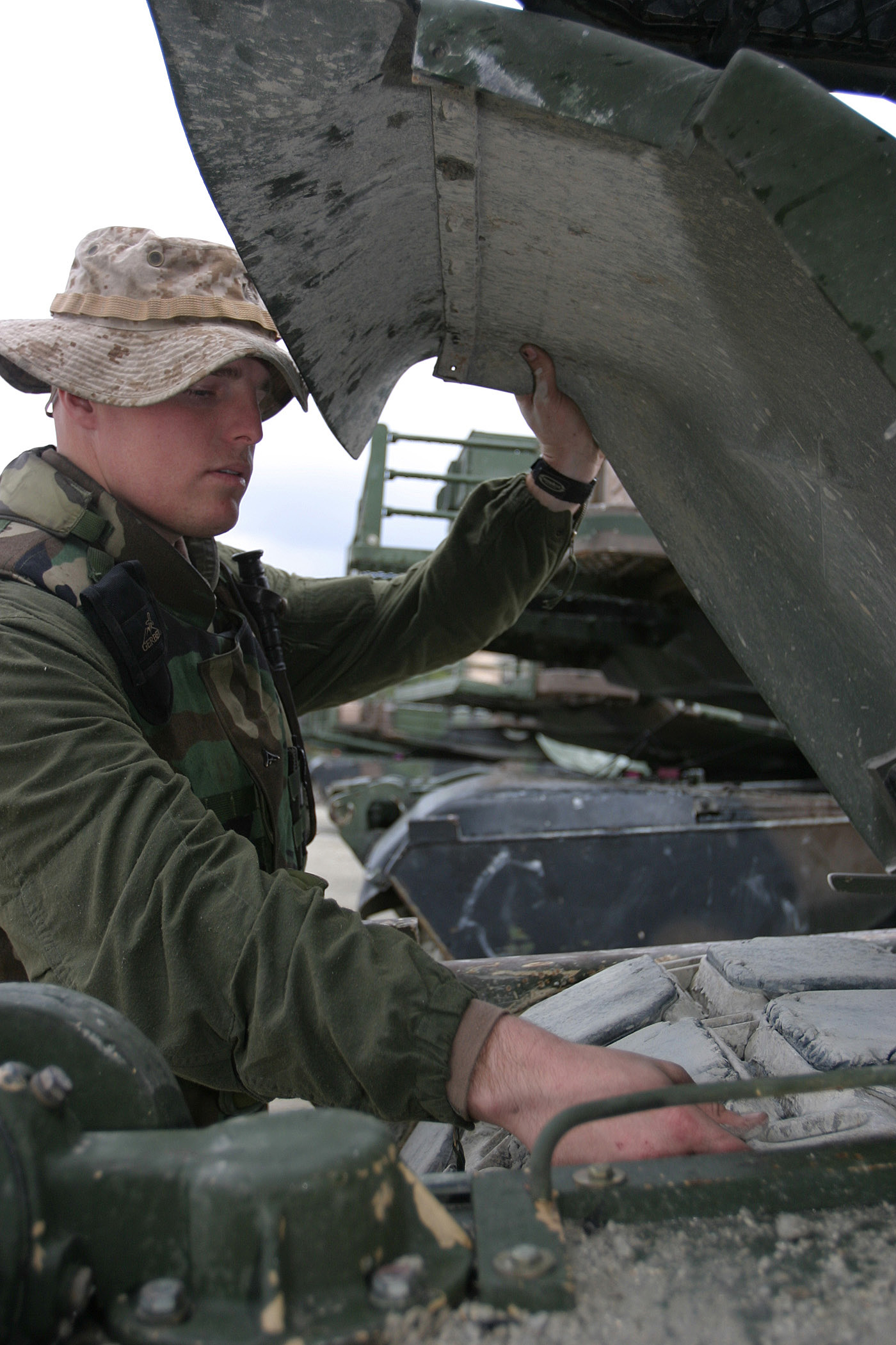 050214-M-8231S-004