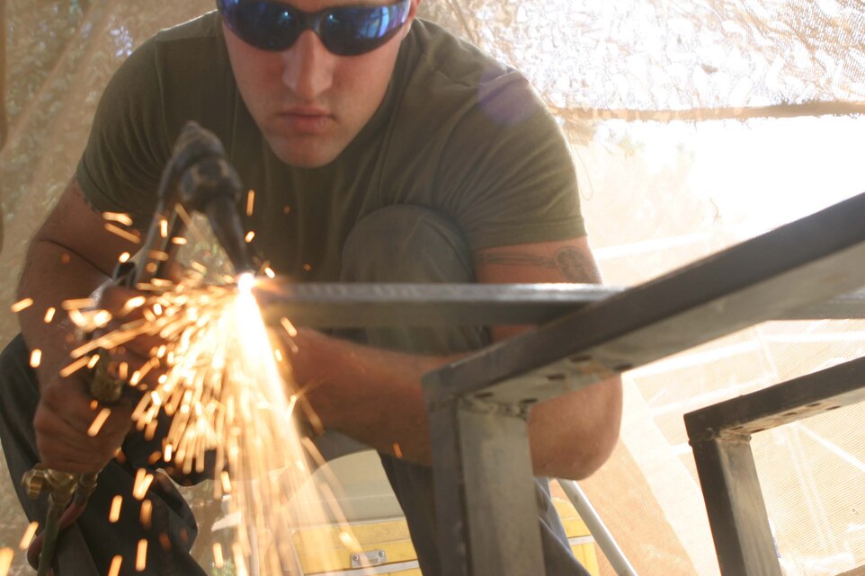 Newport native puts welding skills to work > United States Marine Corps ...