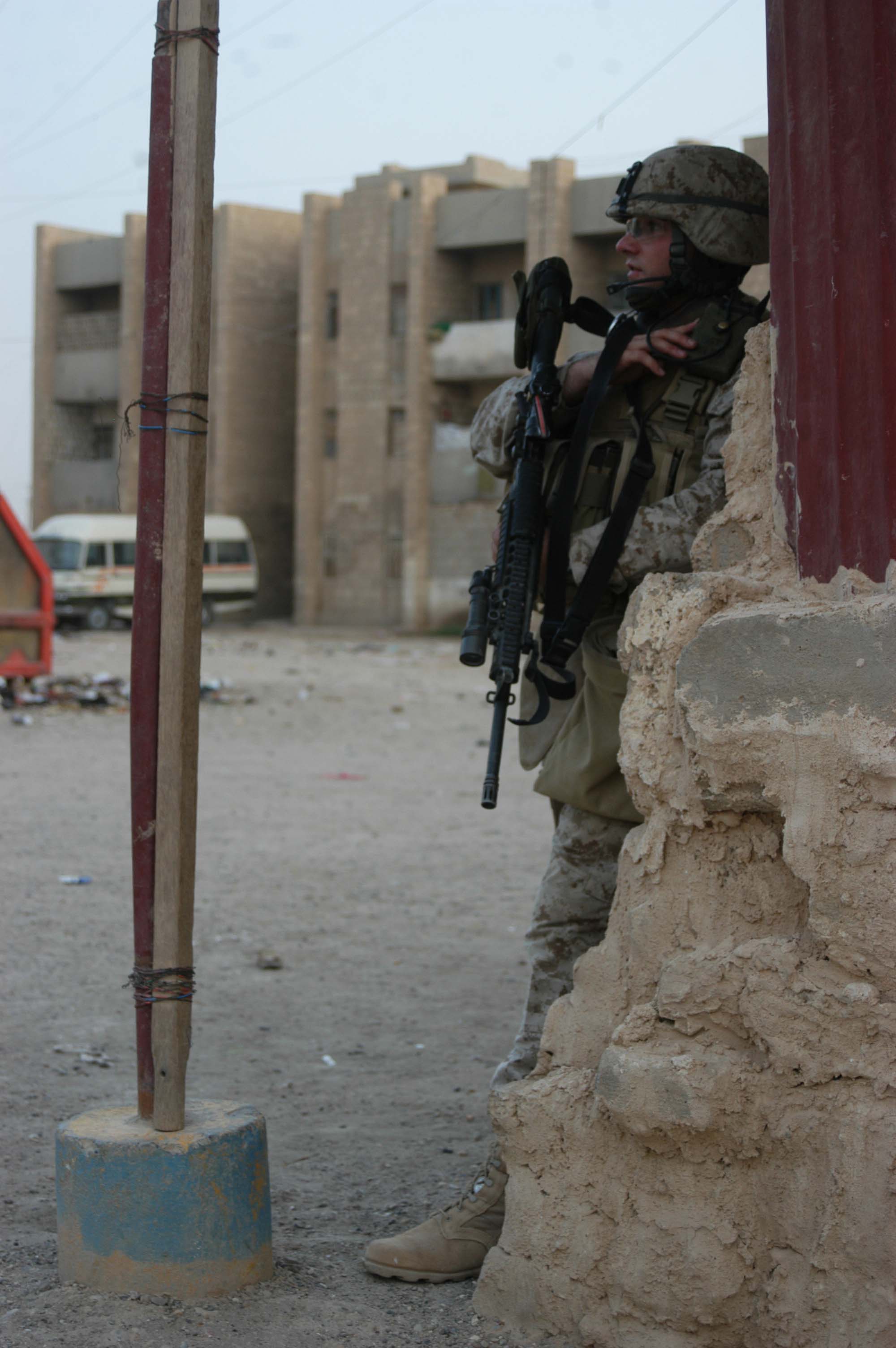 Kentucky Marine, father of two fights in Iraq > 2nd Marine Division ...