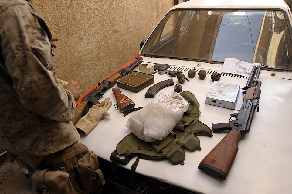 3/25 unearths weapons cache > United States Marine Corps Flagship ...