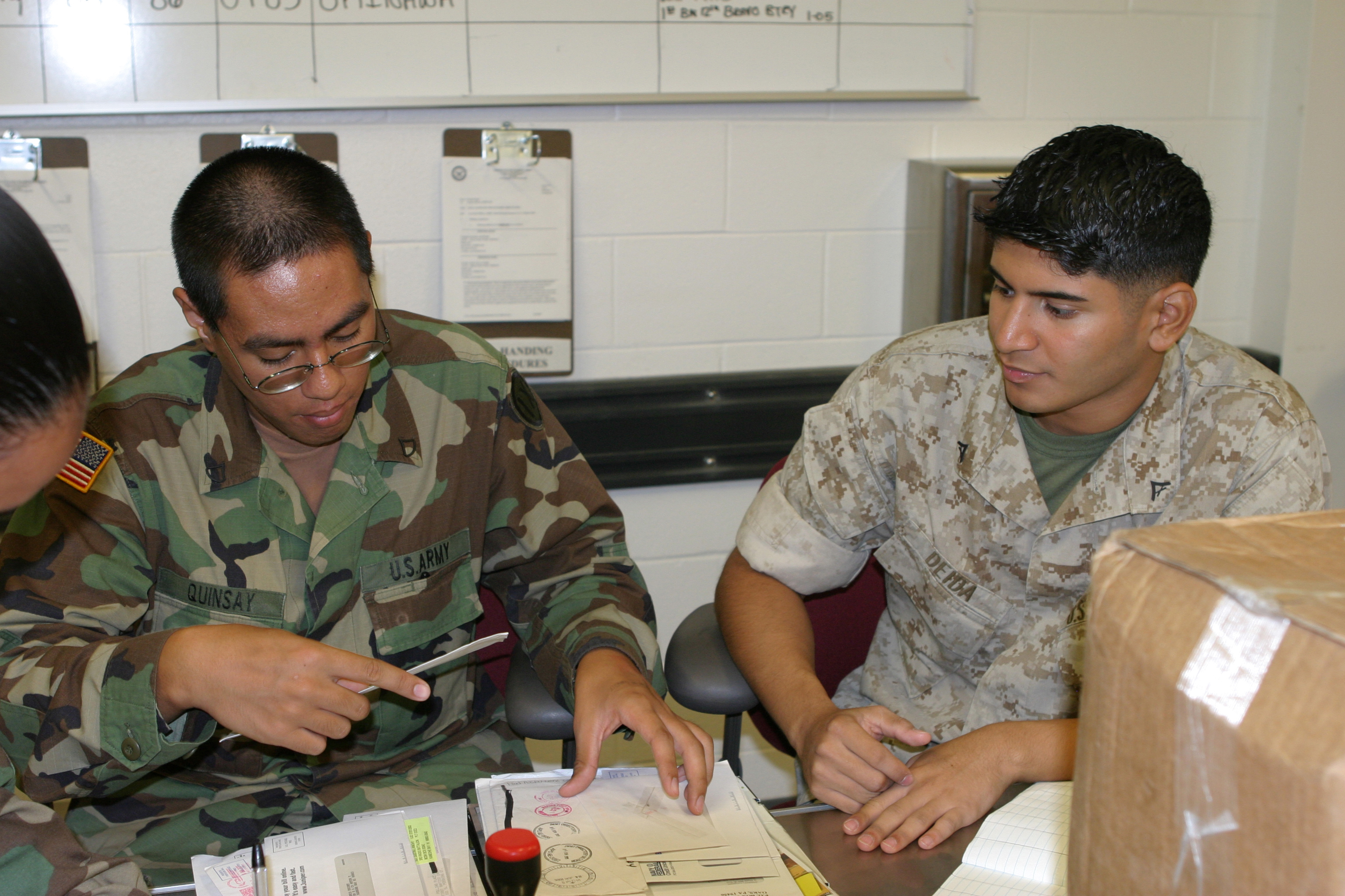 Oahu mail clerks get help from Maui Army Reserve > Marine Corps Base ...