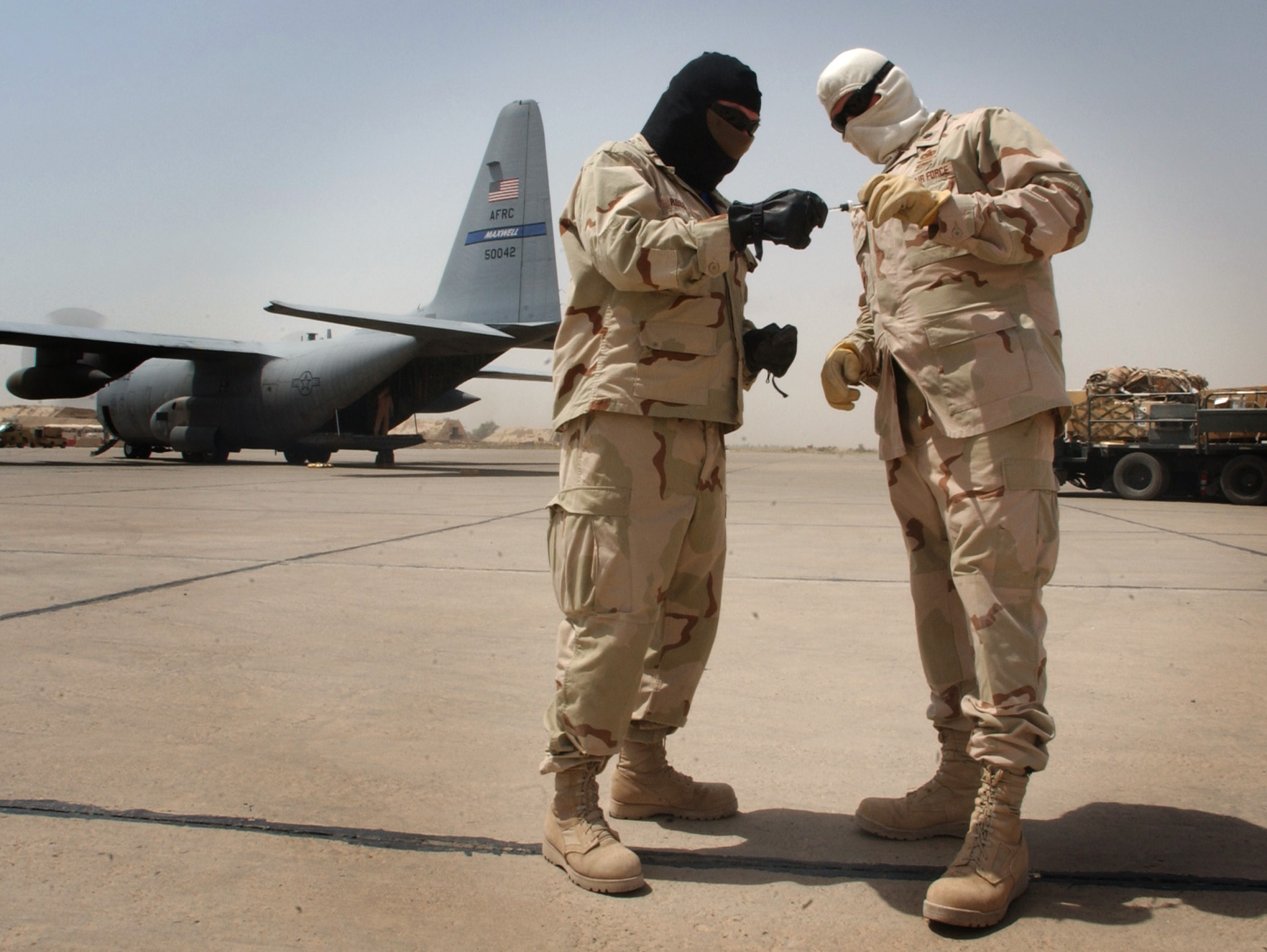 Deployed leaders take ‘vest-ed’ interest in being cool > Air Force ...