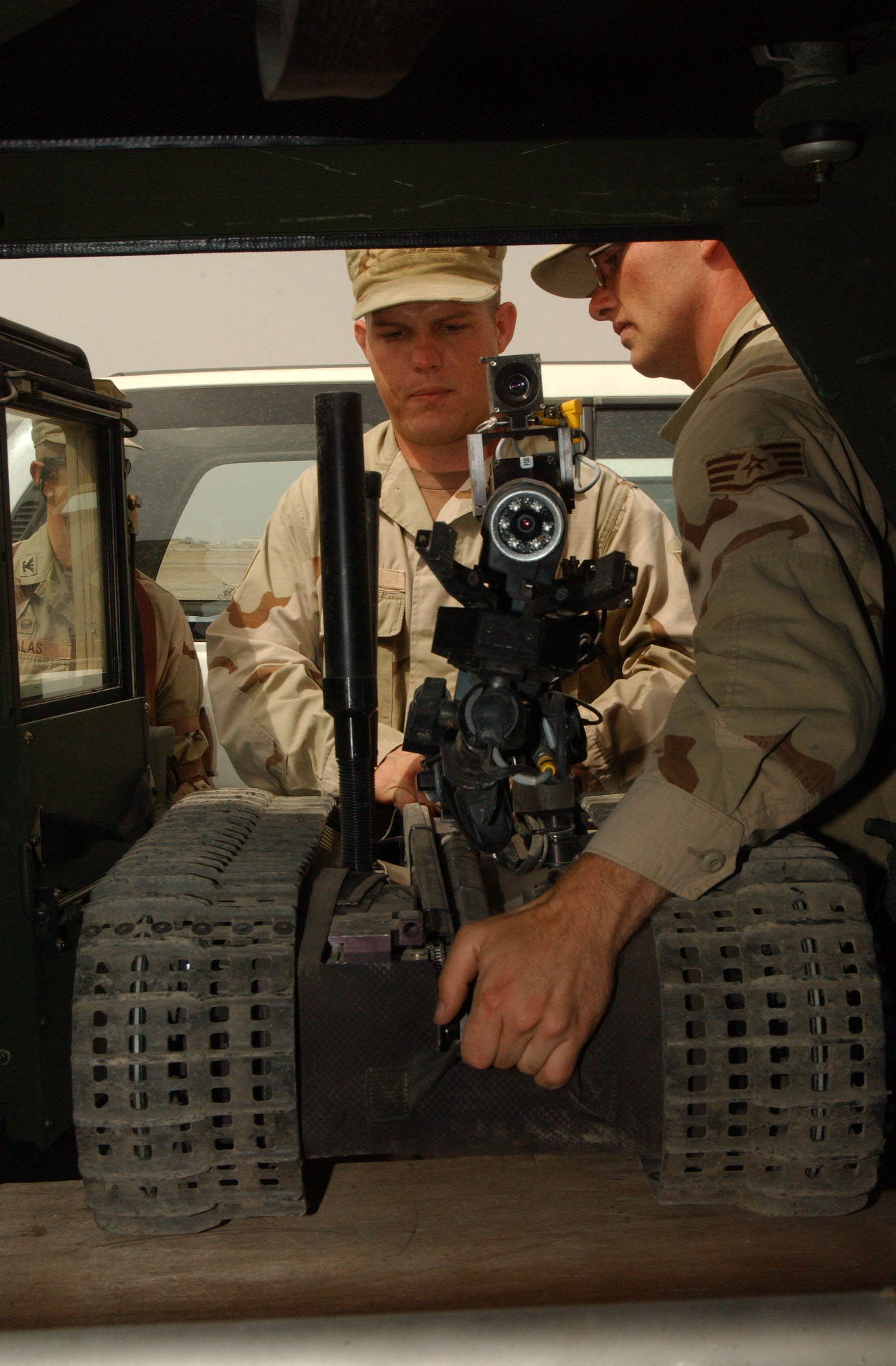 Robots, Airmen defuse unexploded ordnance > Air Force > Article Display