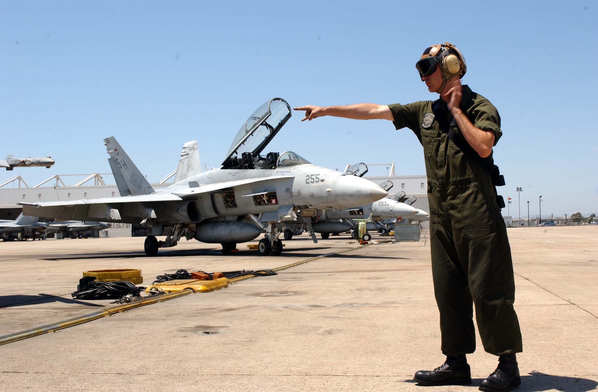 Powerline keeps VMFAT-101 in flight > Marine Corps Air Station Miramar ...