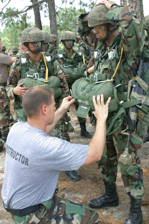 Airmen train to wear scarlet beret > U.S. Air Force > Display