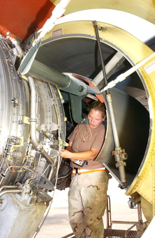 Two deployed KC-135s get rare engine swaps > U.S. Air Force > Article ...