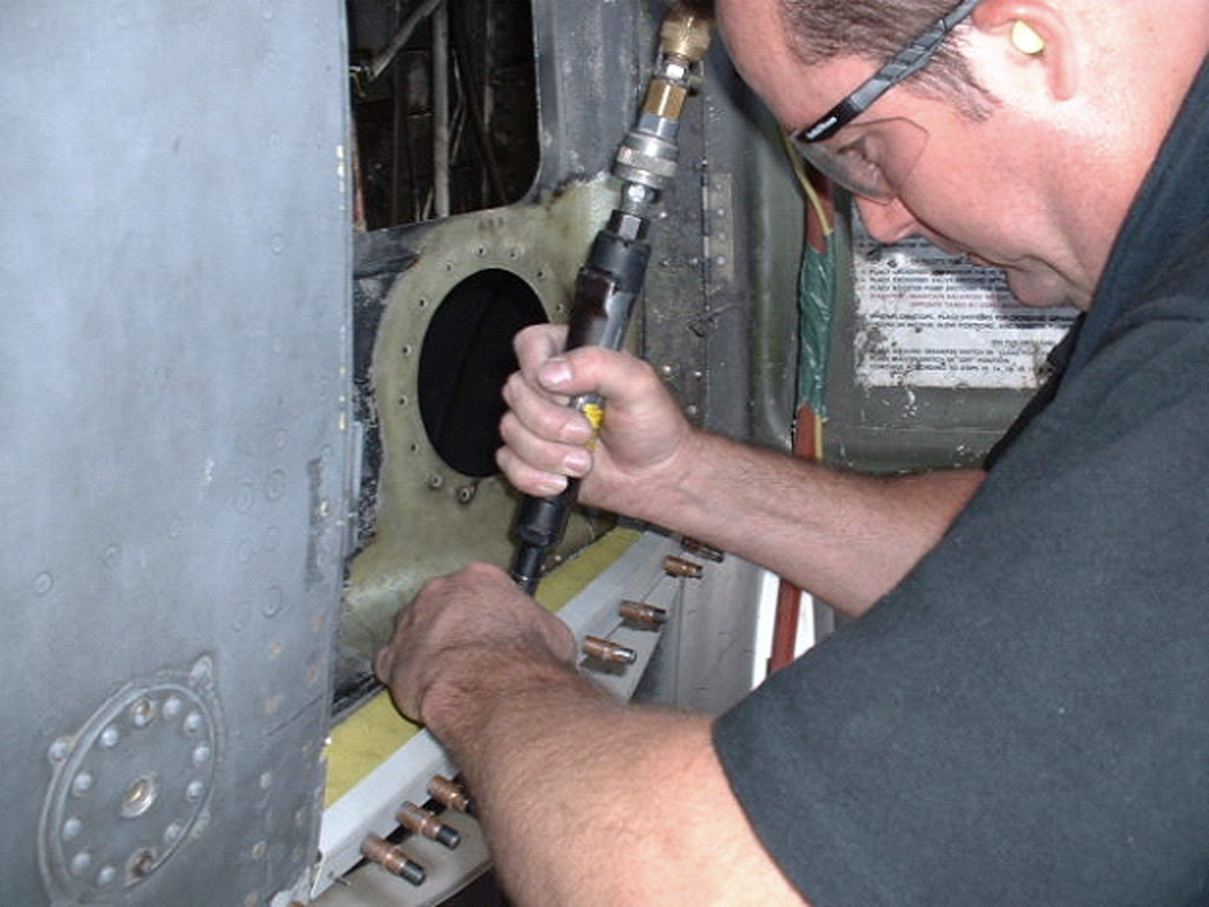 C-130 maintainers accomplish ‘in-field’ depot maintenance > Air Force ...