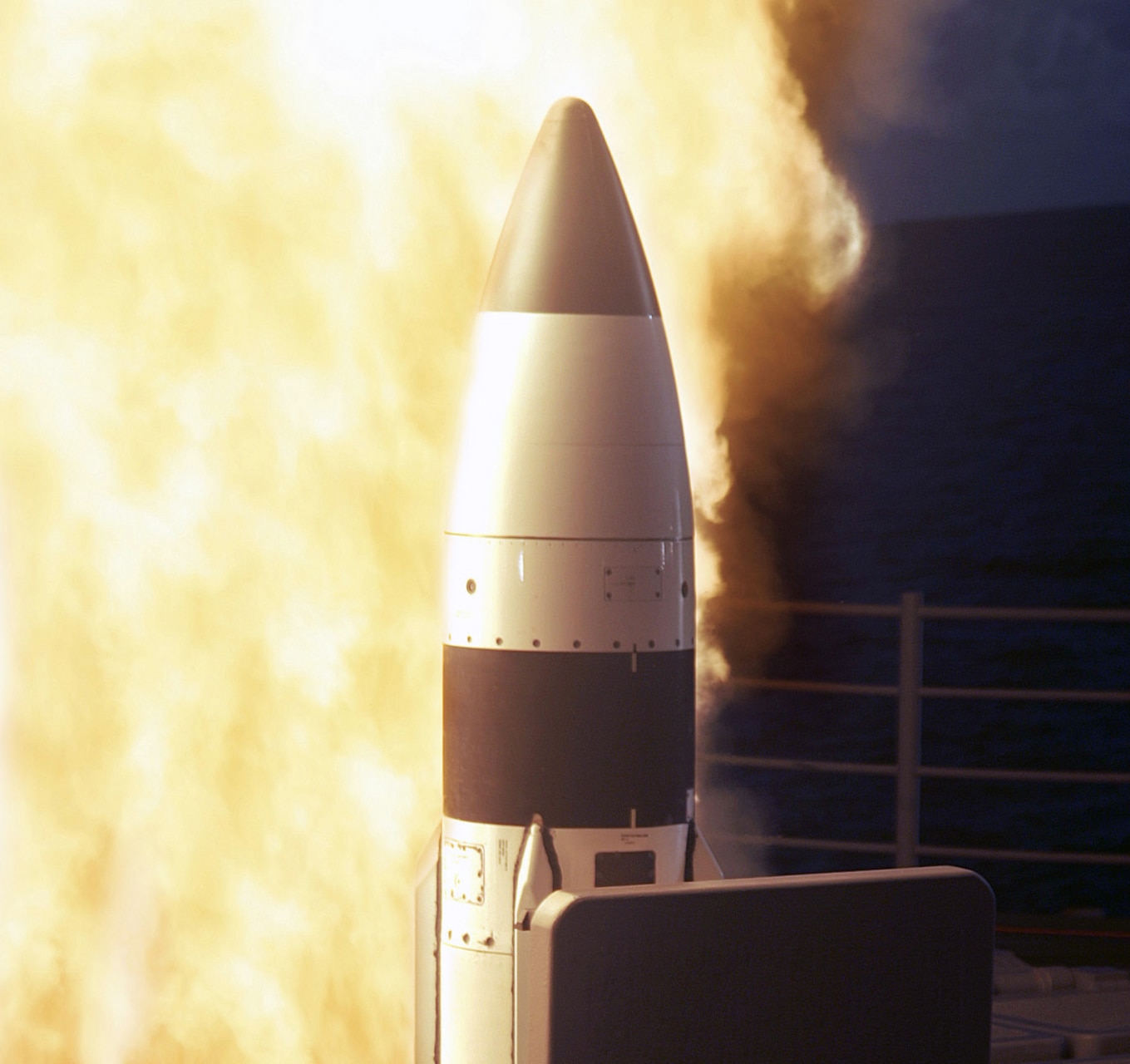 MK 41 - VLS > United States Navy > Display-FactFiles