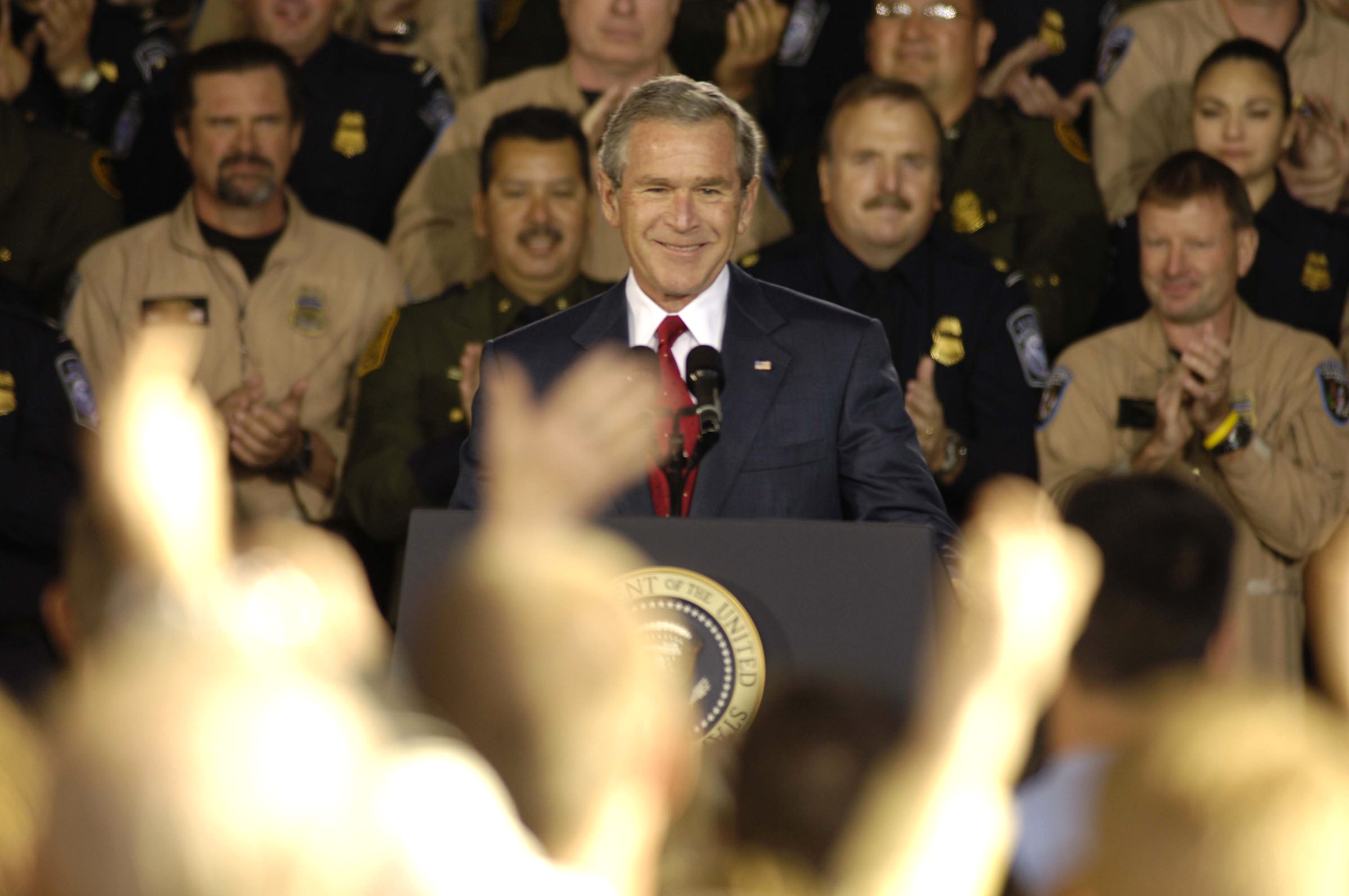 President Bush visits Airmen, border patrol in Arizona > Air Force ...