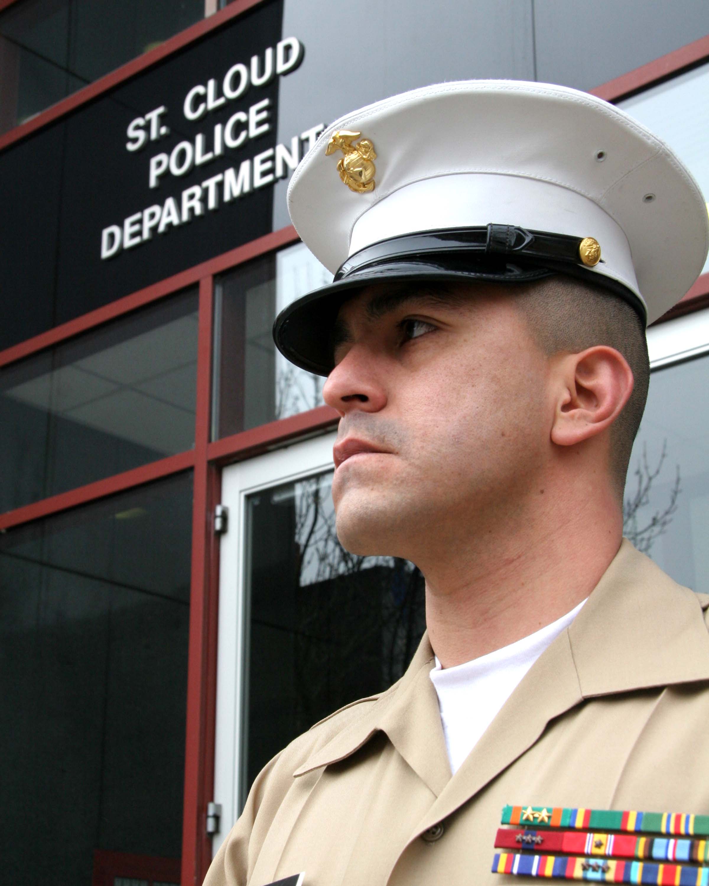 RS TWC Marine takes down suspect > United States Marine Corps Flagship ...