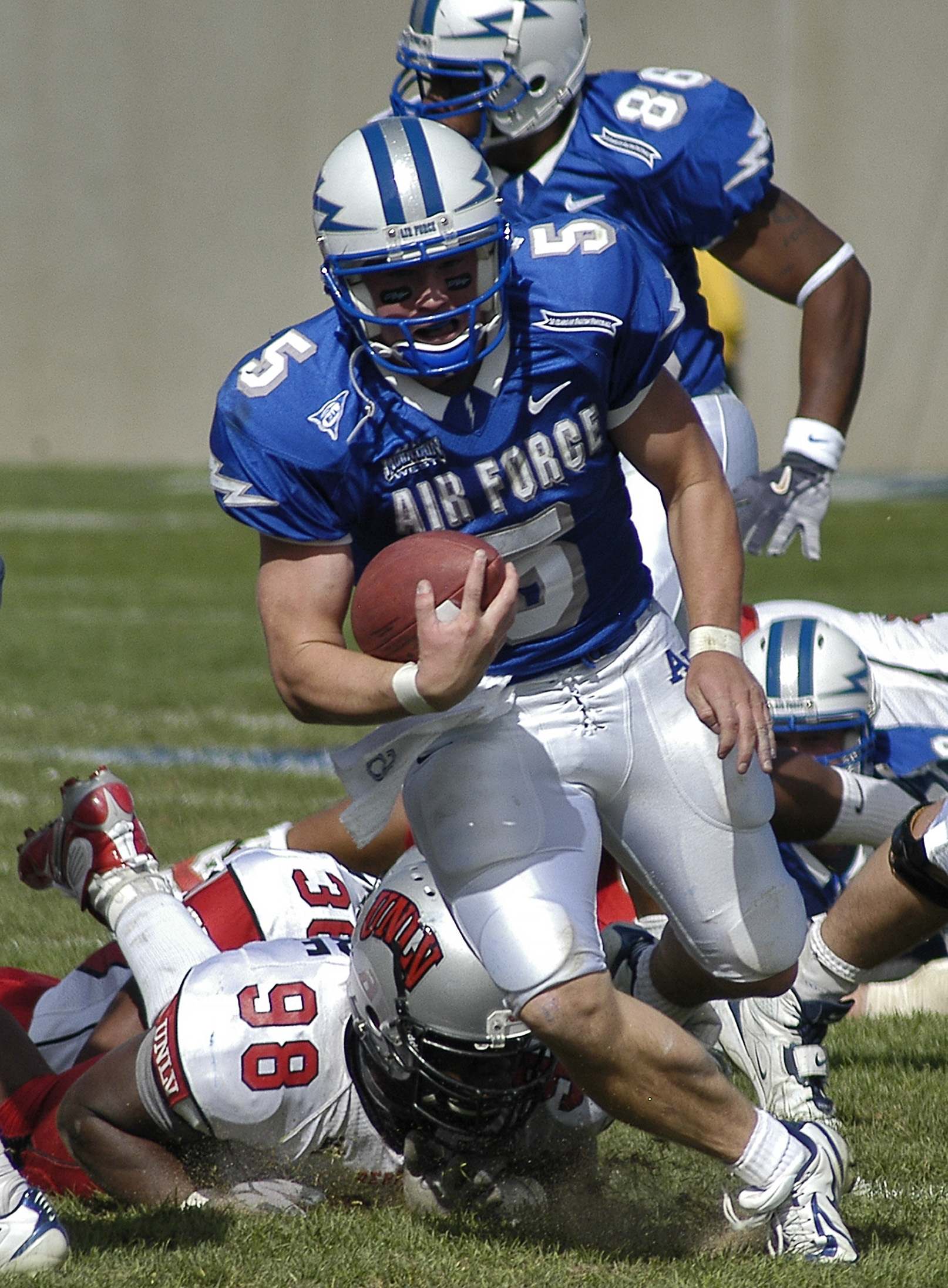 Falcons wake up at the right time > Air Force > Article Display