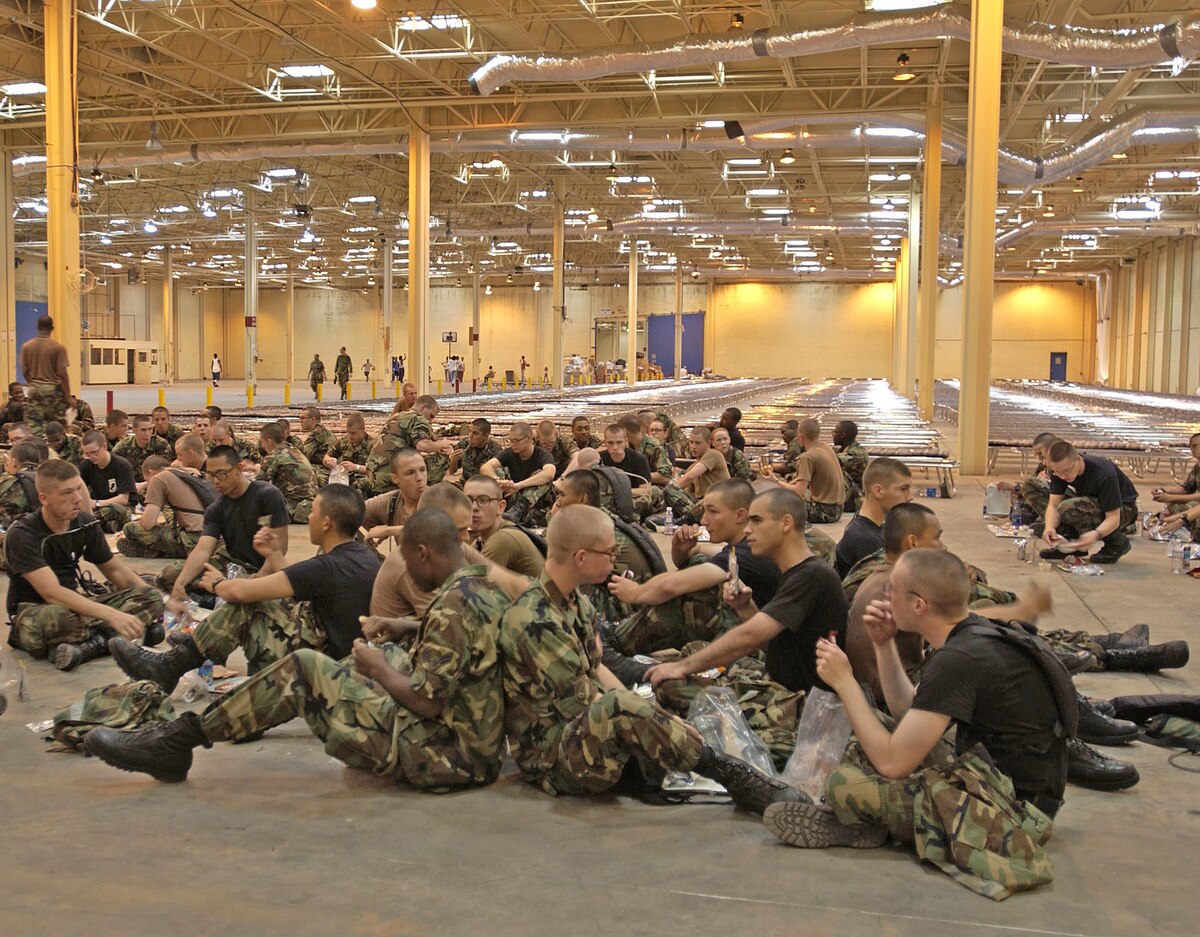 Lackland supports Hurricane Katrina evacuation > Air Force > Article ...