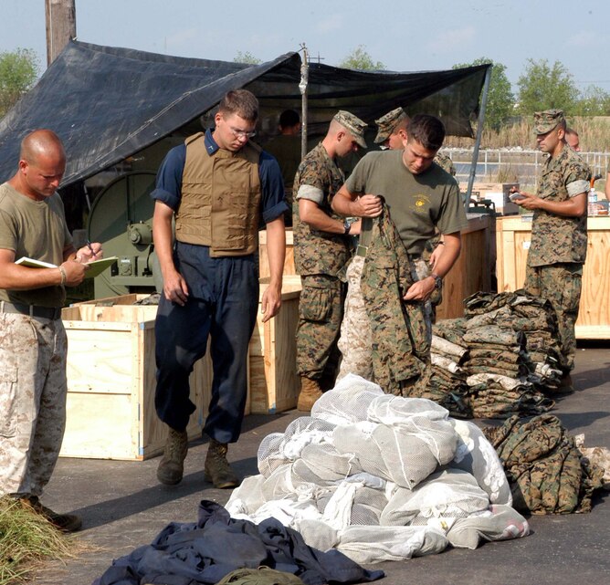 Group effort makes hurricane aid possible > 24th Marine Expeditionary ...