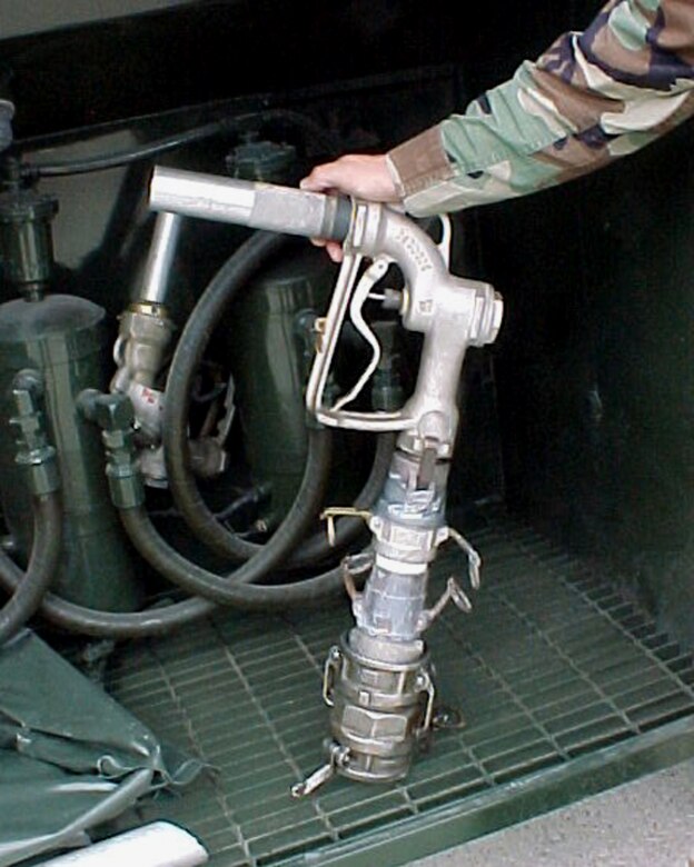 Guard Airmen create solution, refuel evacuation efforts > U.S. Air ...