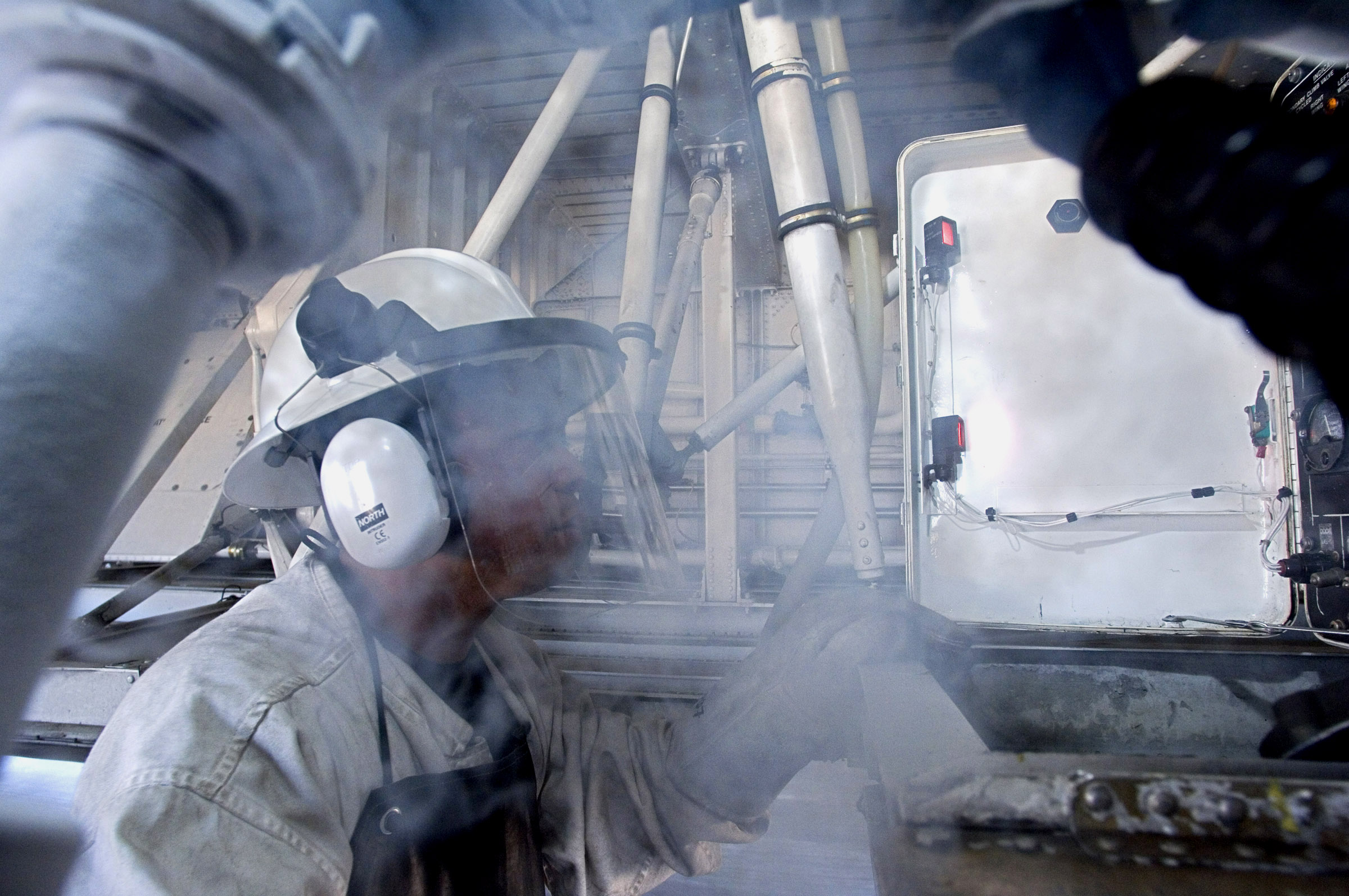 Check the oil please > Air Force > Article Display