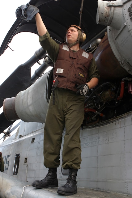 24th MEU ACE performs ‘operational’ maintenance > 24th Marine ...