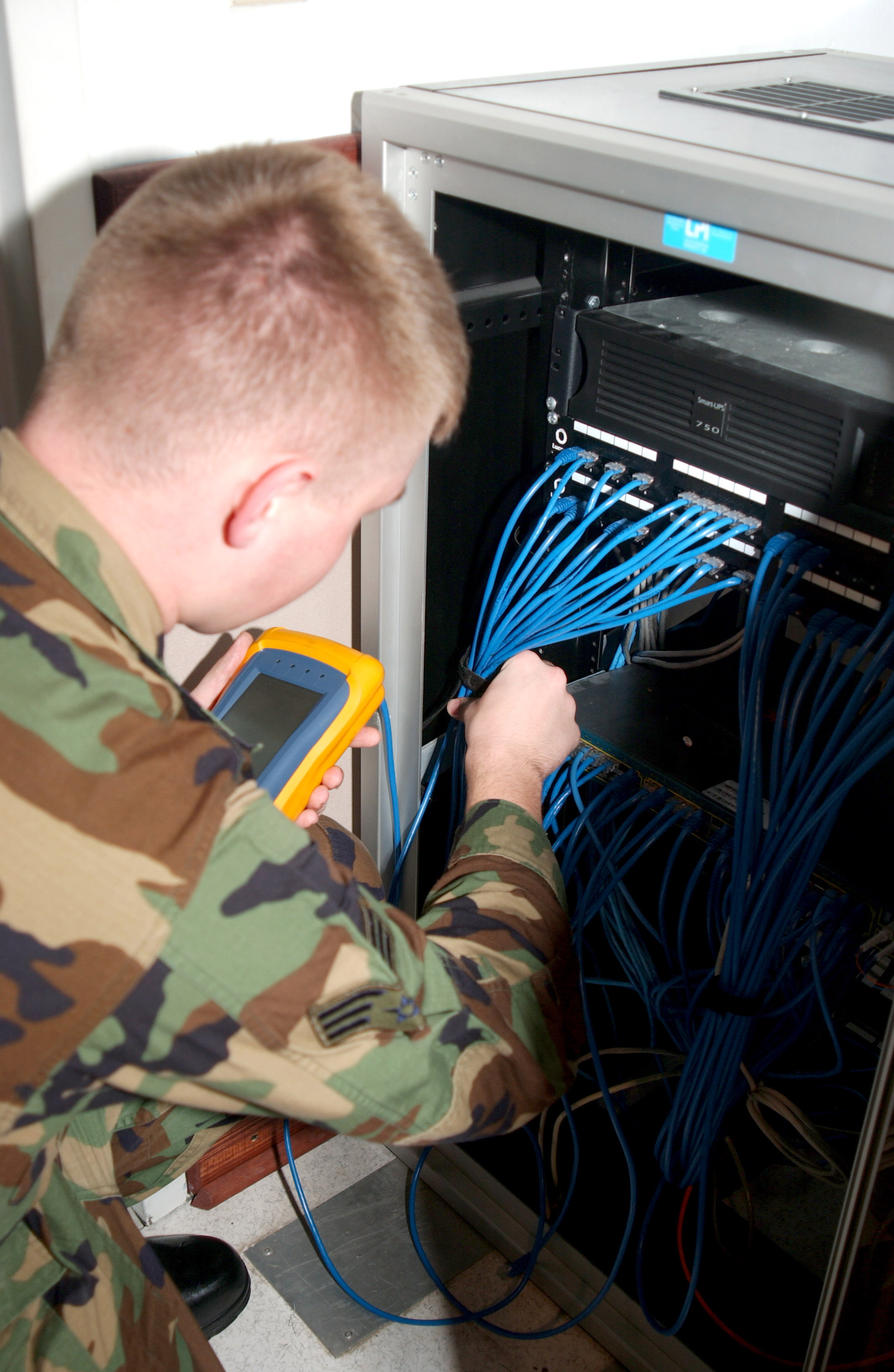 Comm unit keeps Lajes connected > U.S. Air Forces in Europe - Air ...