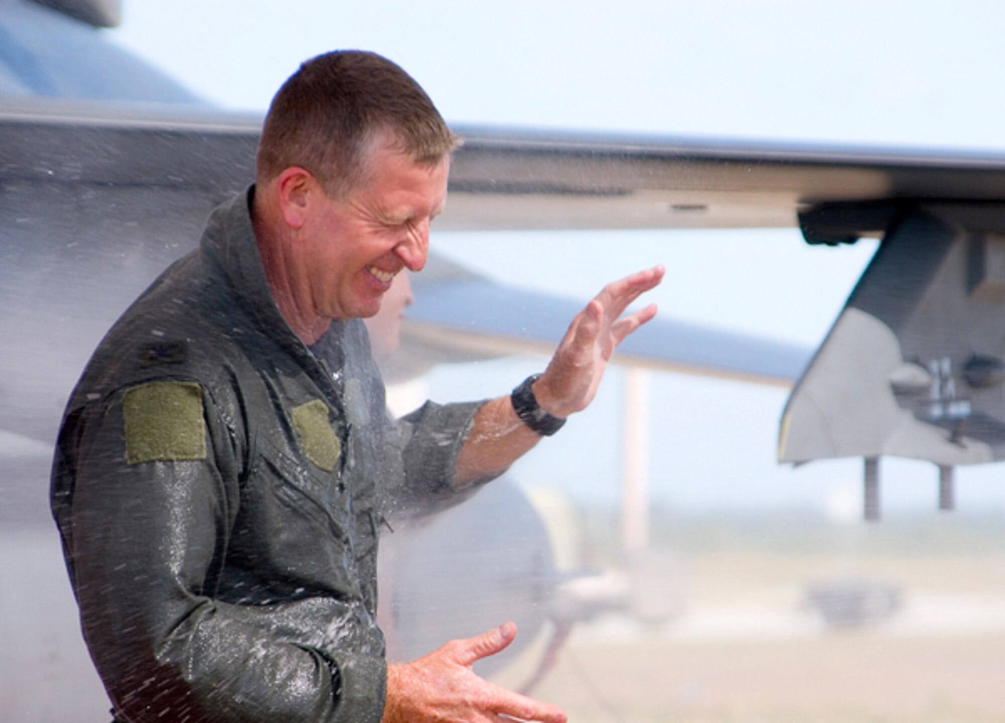 Vice commander gets a hose down > Homestead Air Reserve Base > Article ...