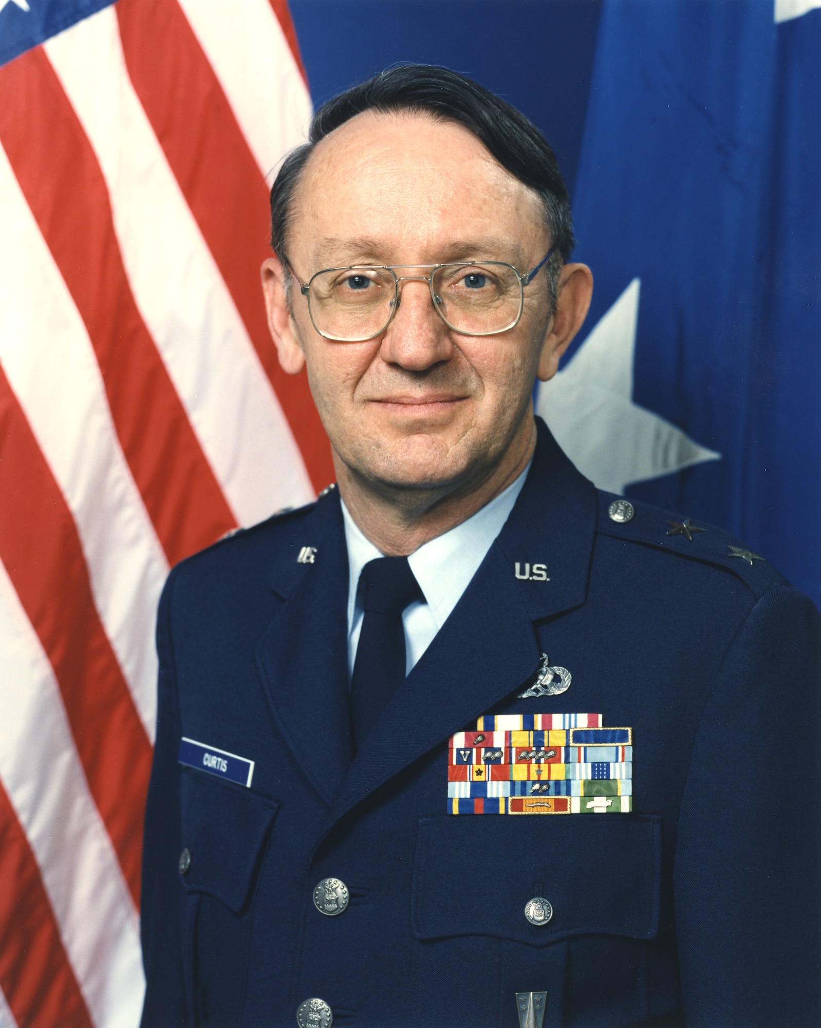 MAJOR GENERAL LEWIS E. CURTIS III > Air Force > Biography Display