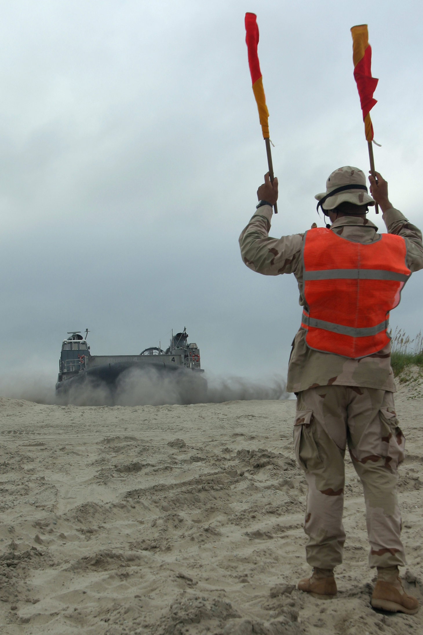 Embark section, shore party off-load 26th MEU's logistical worries ...