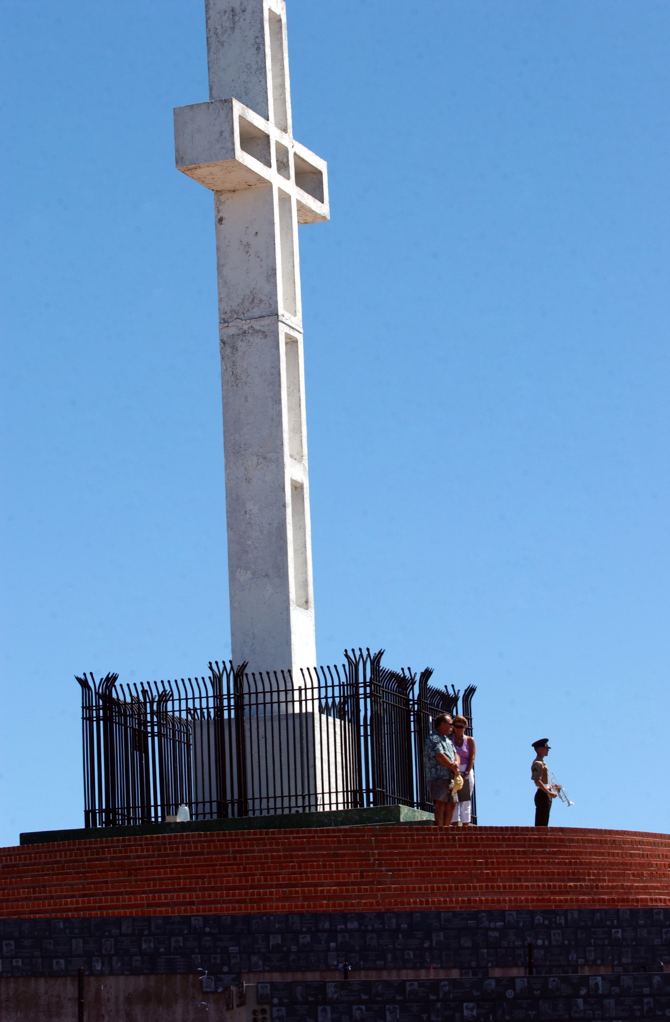 Mt. Soledad honors the fallen > Marine Corps Air Station Miramar-EMS ...